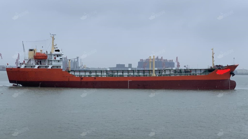 FOR SALE: 4500 DWT Double-Bottom Double-Hull Oil Tanker (Flash Point